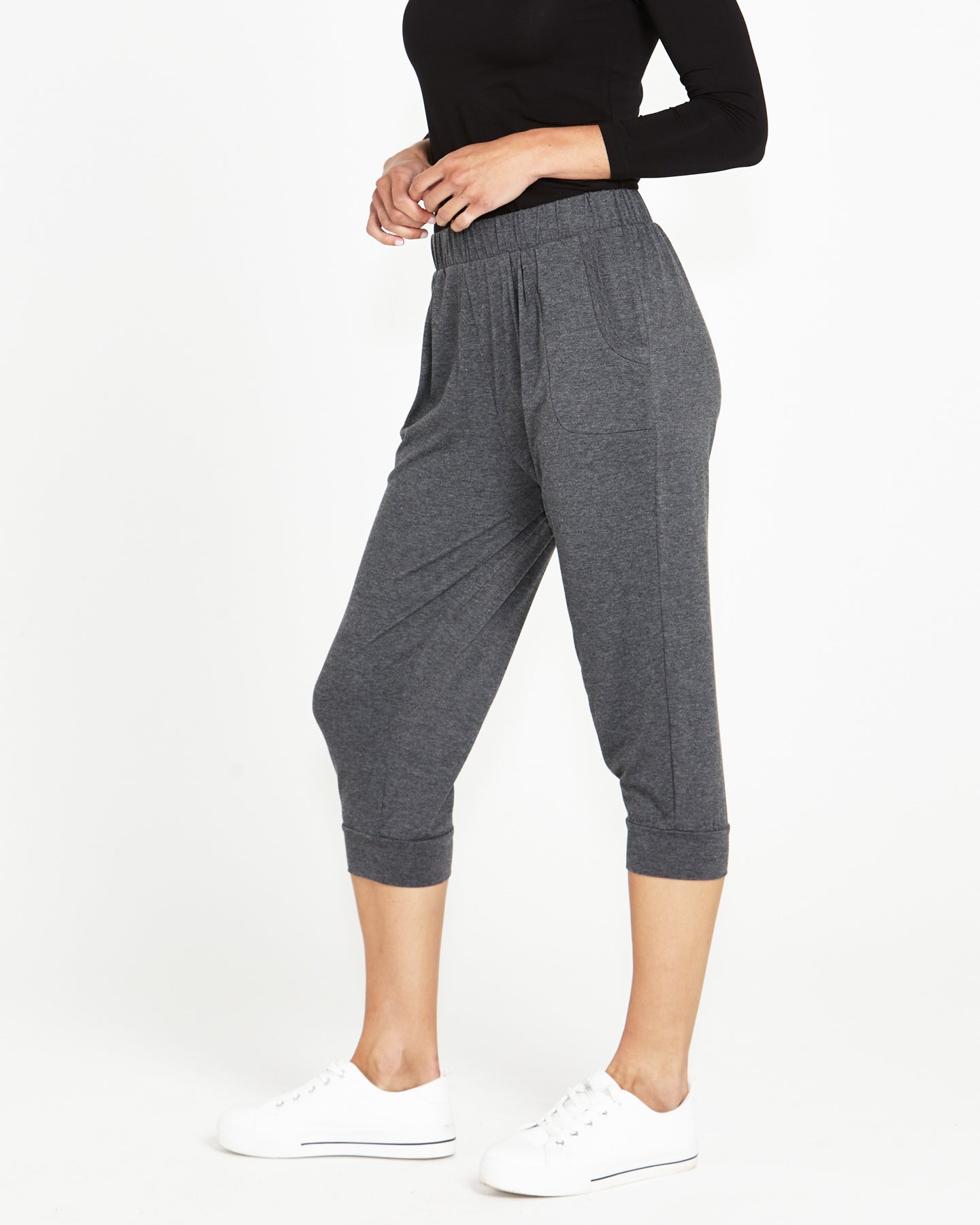 Casual Bottoms: Find Your Perfect Pants in Betty Basics Collection