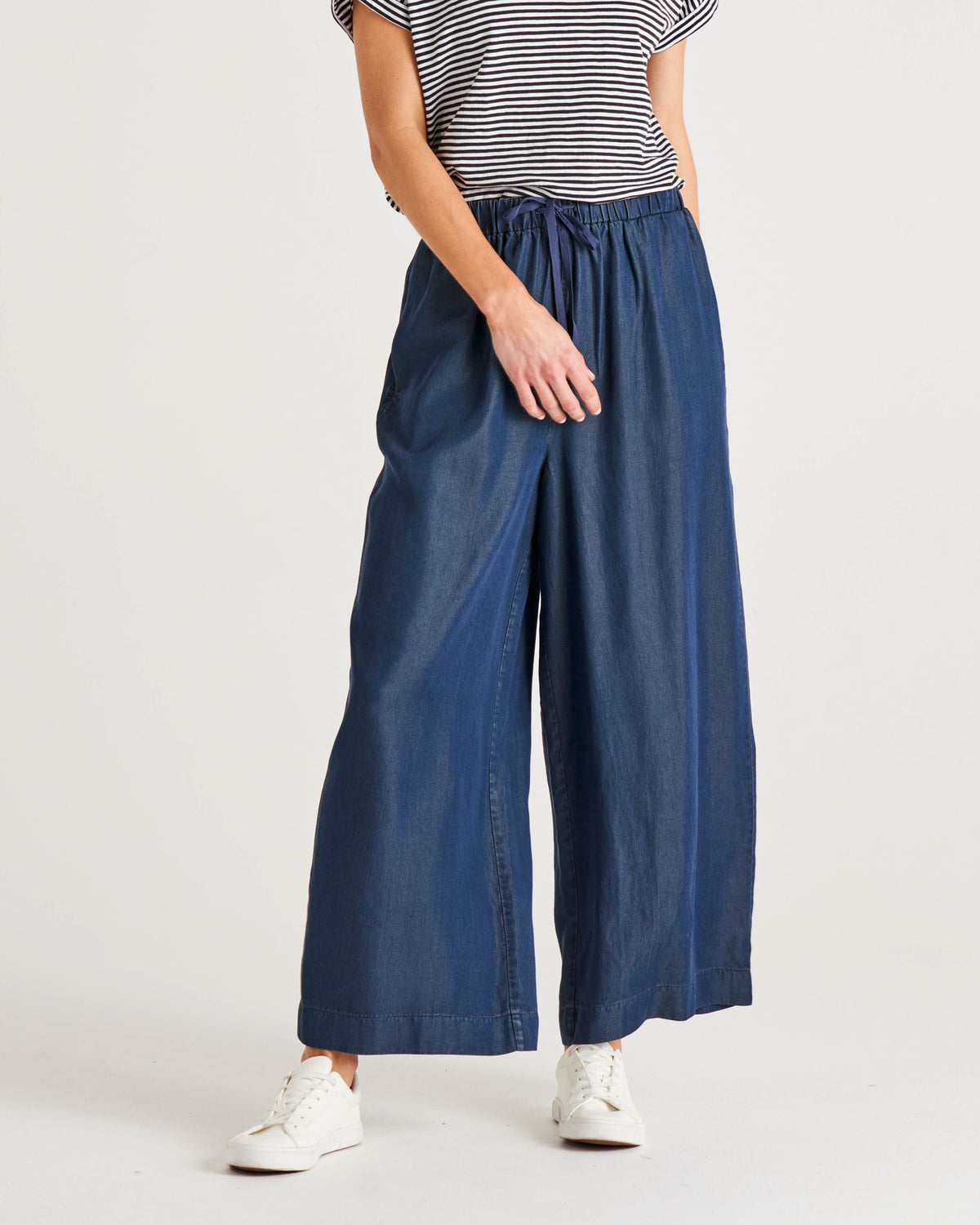 Everyday Denim: Discover Betty Basics Collection of Casual Jeans